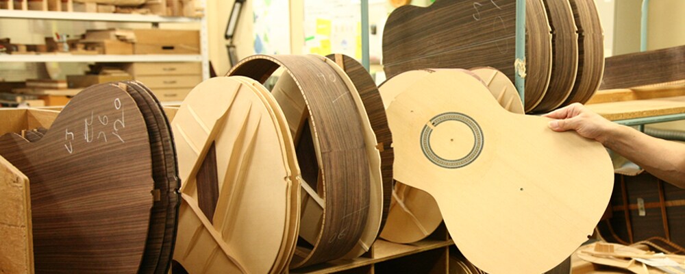 Musical Instrument Guide | How the Acoustic Guitar is Made | Acoustic ...